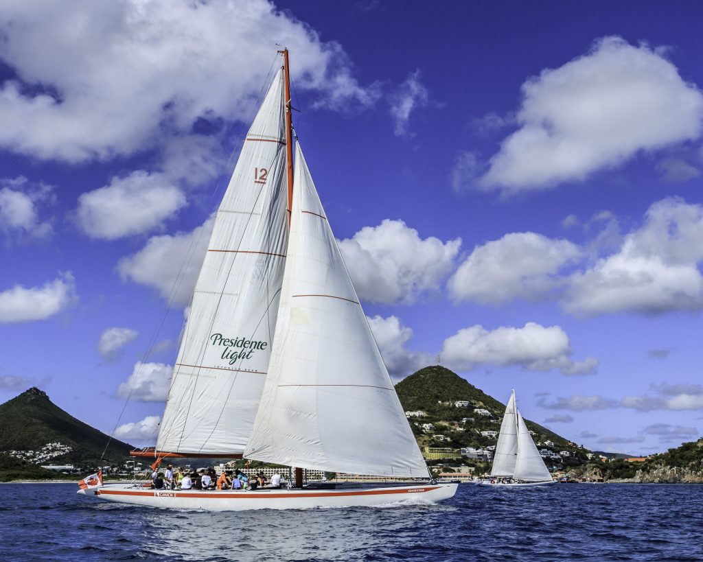 Take a local st Maarten or island hopping sailing tour!